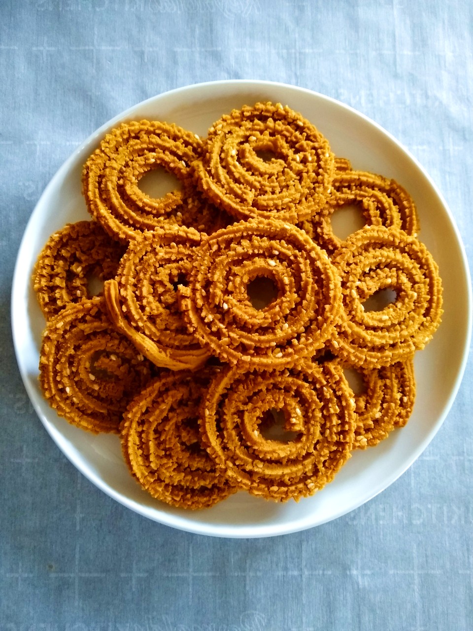Chakli Murukku – Instant Pot Mealthy Crisplid | Air Fryer | Oven baked ...
