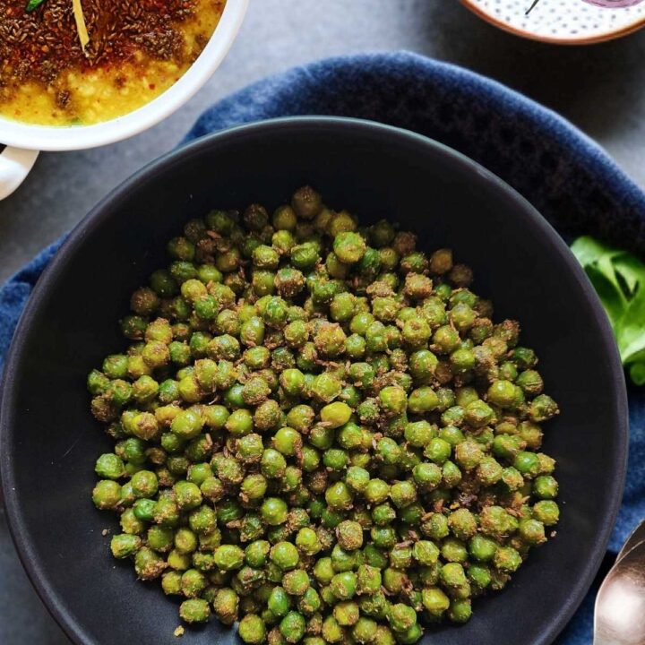 Easy Hare Matar Ki Sukhi Sabji [Peas Recipe Indian] - Living Smart And ...