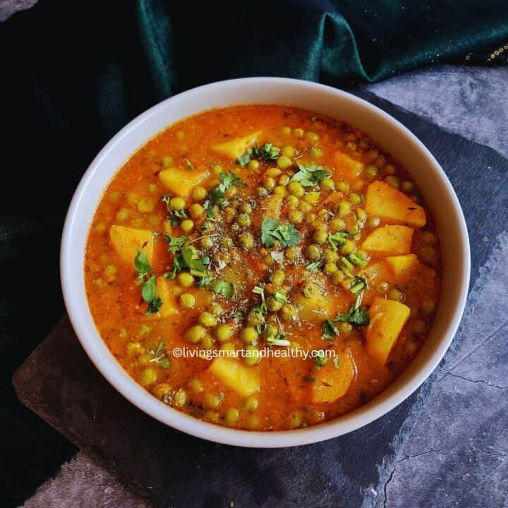 Aloo Matar (Potato and Peas Curry)